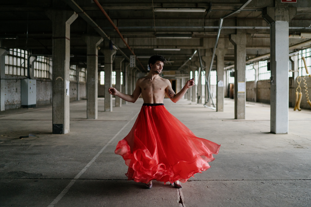 "Shine bright like a diamond" - Acrobaat Simon-James Reynolds over zijn ...